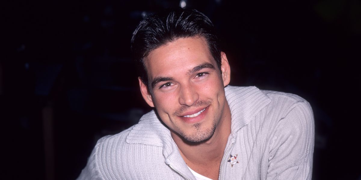 This '90s Heartthrob with Cute Dimples Stunned with Gray Hair & Beard ...