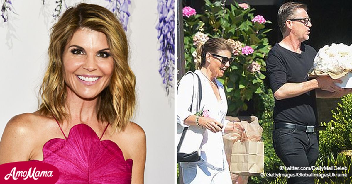 Lori Loughlin Spotted Picking Up a Bouquet of Roses in LA Months after ...