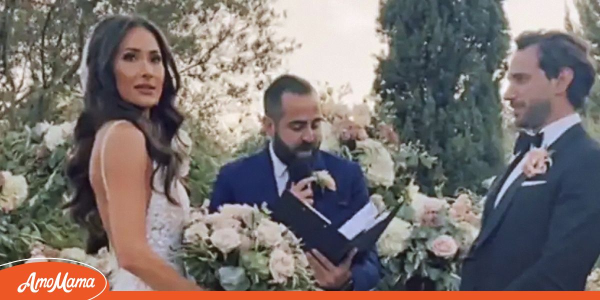 Bride Realizes She Made a Terrible Mistake & Takes the Mic to Tell ...