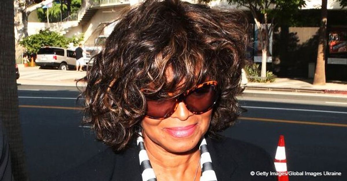 Rebbie Jackson has 2 good-looking daughters. The oldest girl is a copy ...