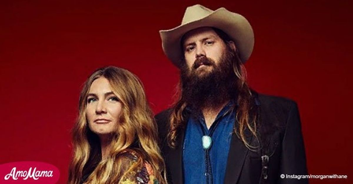Chris and Morgane Stapleton share a first photo of their newborn twin boys