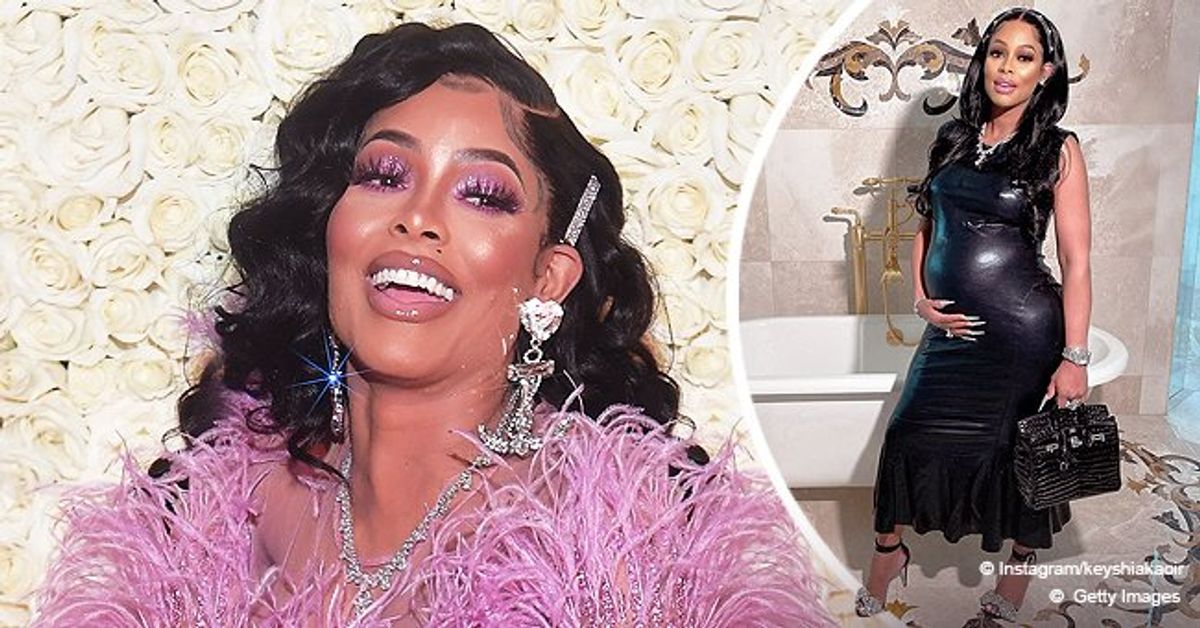 Keyshia Ka'oir Flaunts Her Big Baby Bump Posing in a Bathroom in a ...