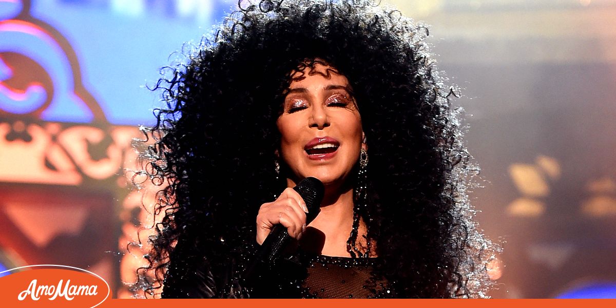 Cher Appeared in a Revealing Outfit Showing Off Her Belly in Her 70s ...