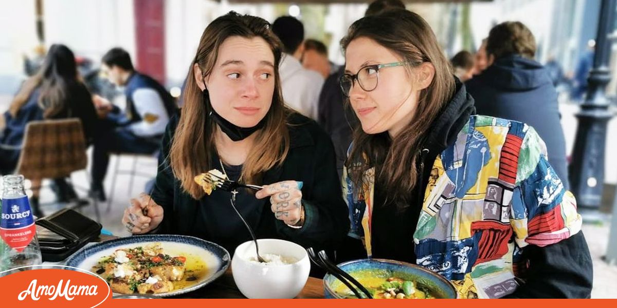 Julien Baker’s Girlfriend Mariah Schneider Is a Guitar Maker & Plays in ...