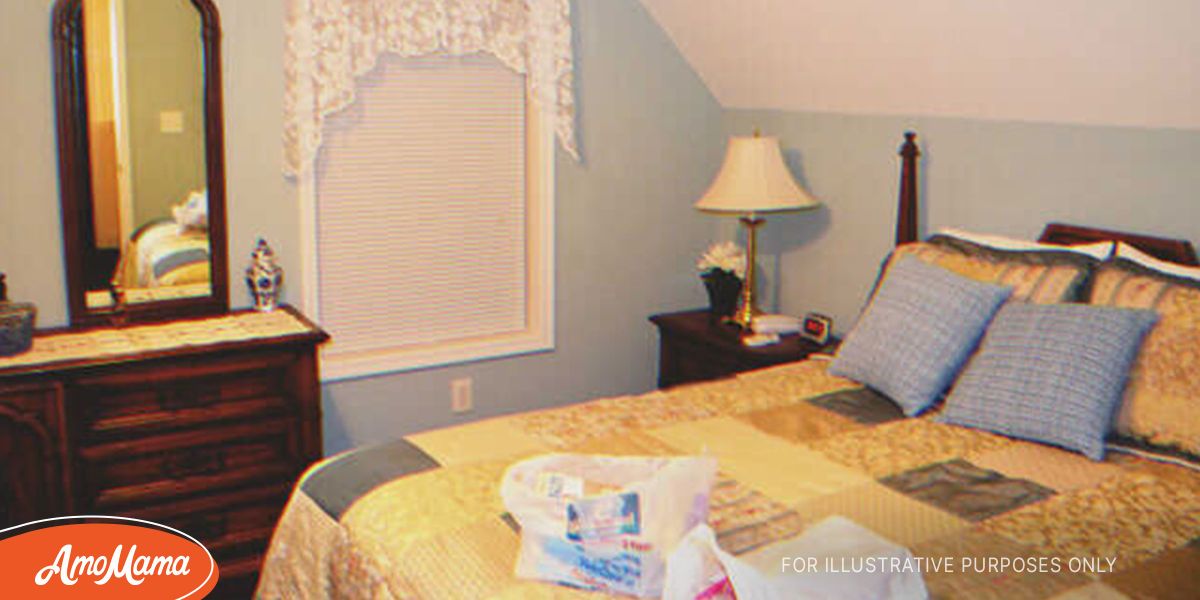 Cop Pays a Visit to His Old Mom and Sees Ex-Con in Her Bedroom — Story ...