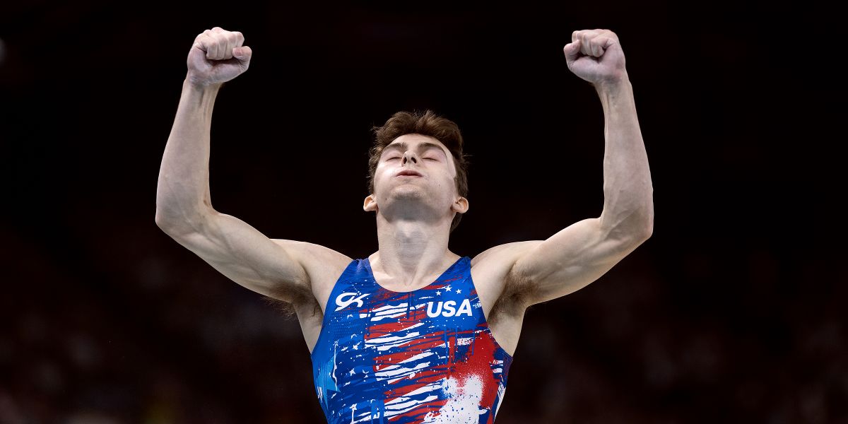 What Is the Story behind Stephen Nedoroscik's Photos & Glasses That Get ...