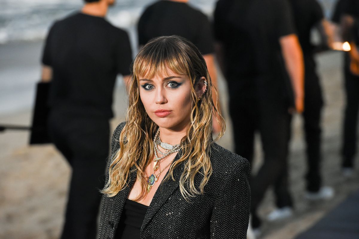 Miley Cyrus Sparks Buzz Over Her Teeth at the 2025 Met Gala
