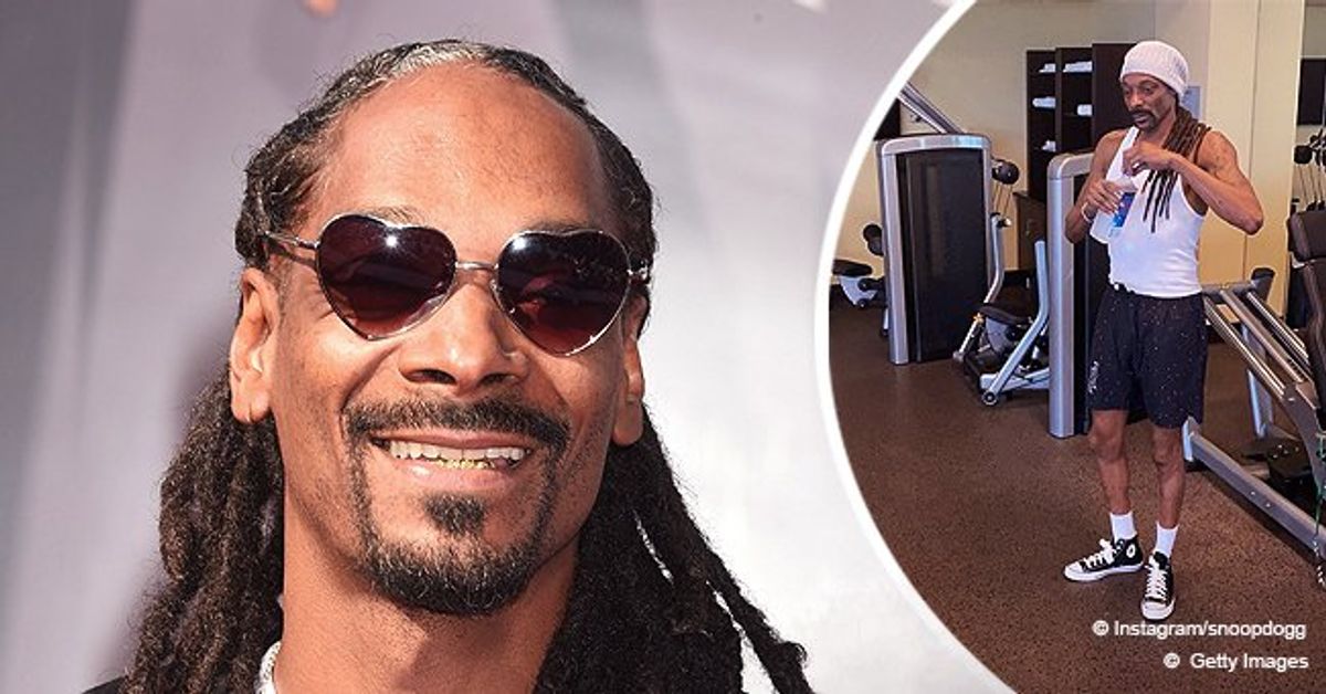Snoop Dogg Shows off His Muscles Posing in a Gym Wearing a White T ...