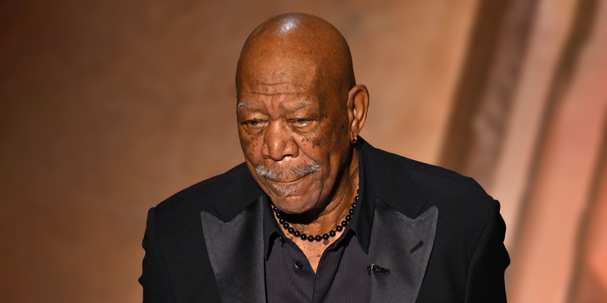 Why Morgan Freeman Wore Just One Glove at the Oscars – Explanation
