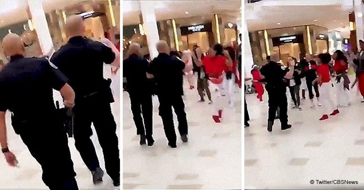 The police interrupted the dance flashmob using entertainment method