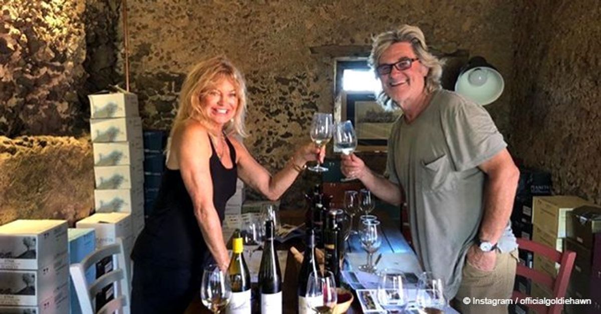 Goldie Hawn flaunts her ageless body in bikini photo from Greek vacation