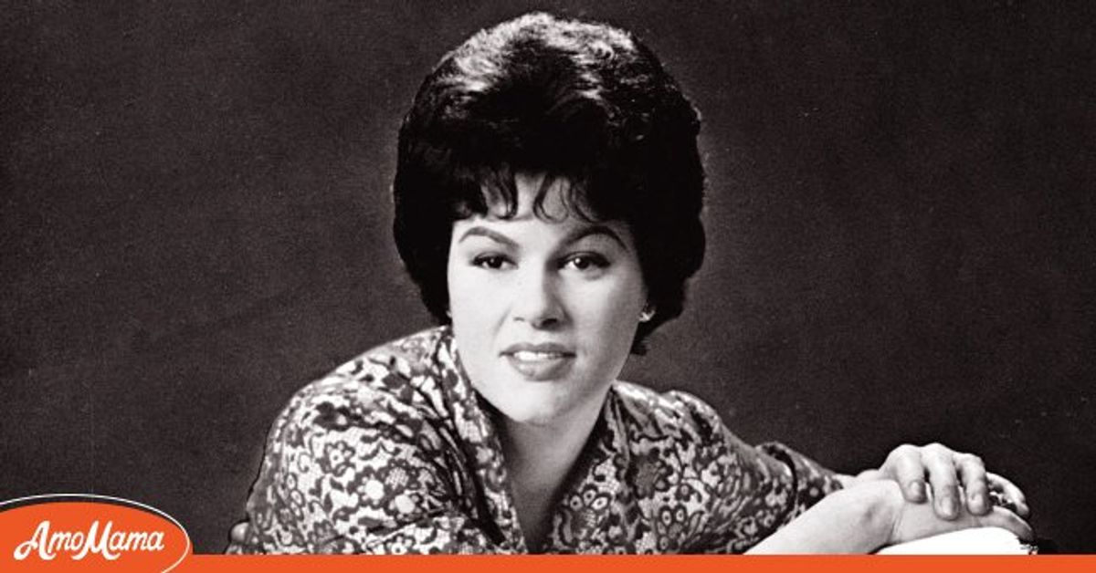Patsy Cline’s Fans Snatched Flowers and Other Items from the Side of ...