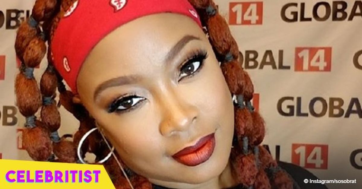 Da Brat poses with sister Lisa Raye after Snoop Dogg threw a 90s-themed ...