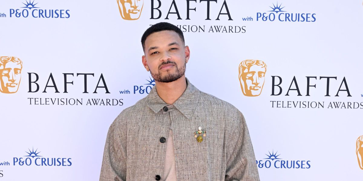 British Entrepreneur and Podcaster Steven Bartlett Proposes to Melanie ...