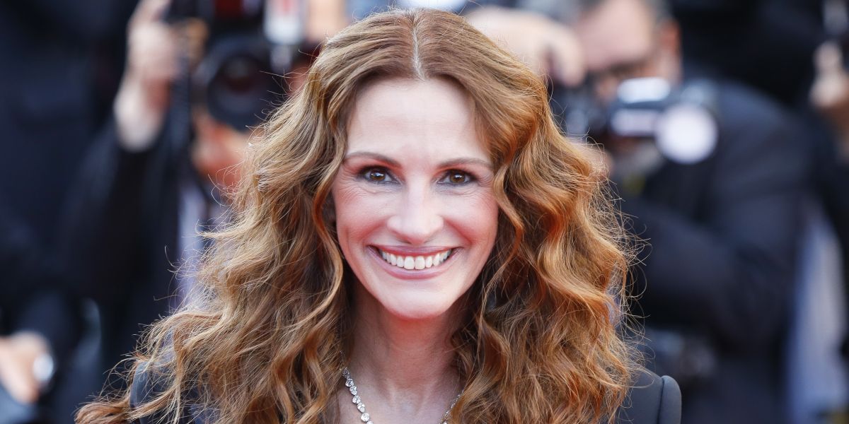 Julia Roberts, 56, Stuns Fans with Shorter Blonde Hair at the Rock ...