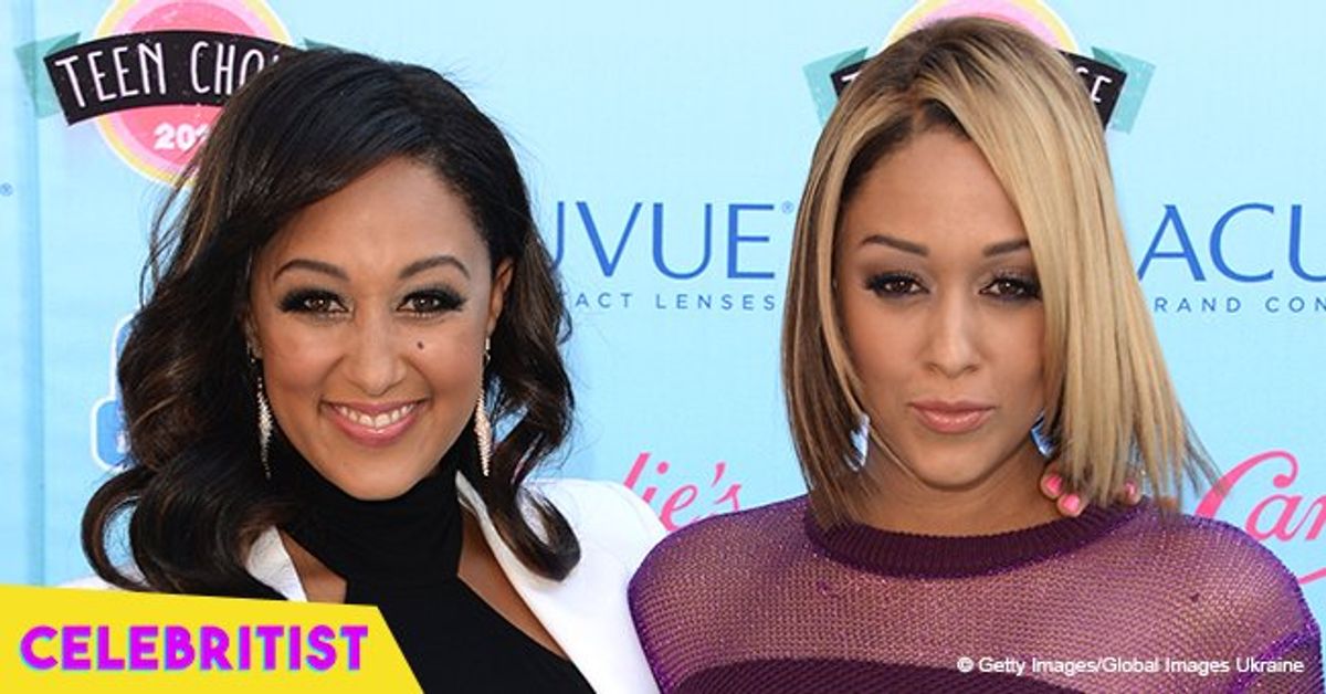 Tia and Tamera Mowry rock long curly hair in recent pics from their 70 ...