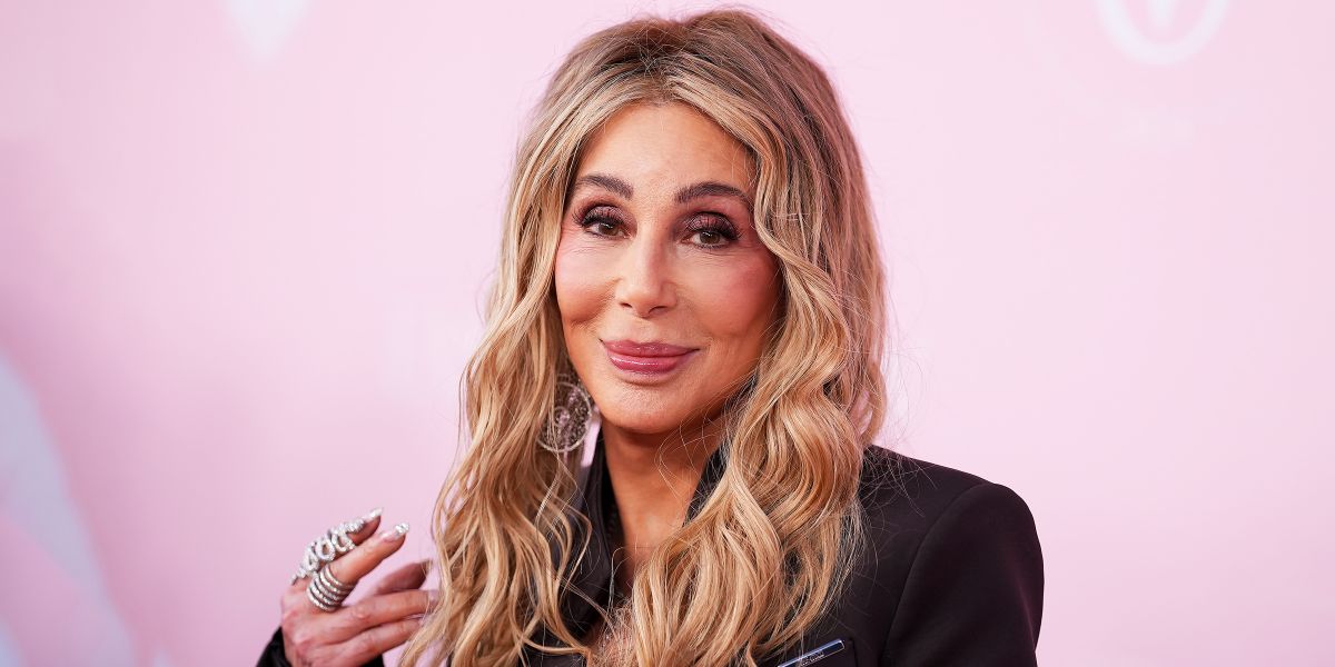 Cher Performs at 'SNL50: The Homecoming Concert' in a Sheer Black ...