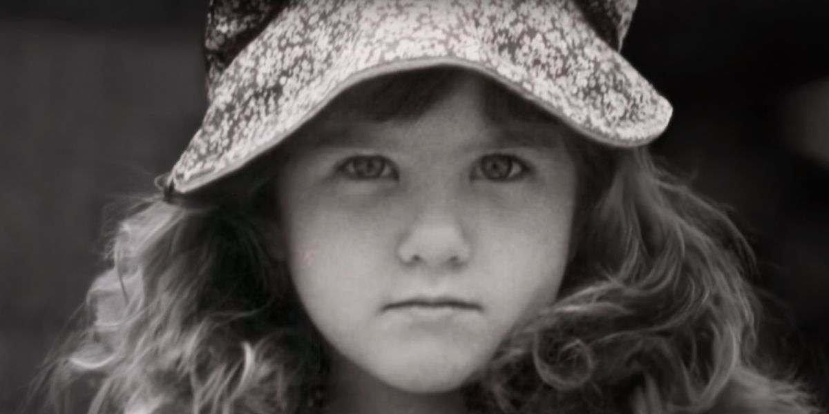 This Girl Was Abandoned by Her Father in Childhood & Her Mother ...