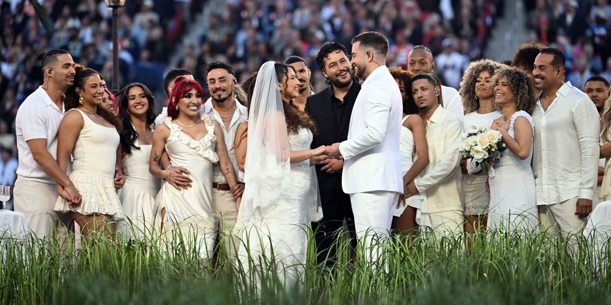 The Couple Who Got Married on the Super Bowl Field Is Making Fans Talk ...