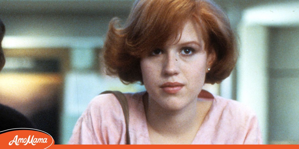 Molly Ringwald, 55, Has ‘Not Aged at All’ as She Stuns in Green Outfit in New Promo Poster