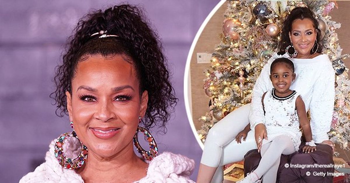 LisaRaye McCoy Poses with Granddaughter in Front of a Christmas Tree in ...
