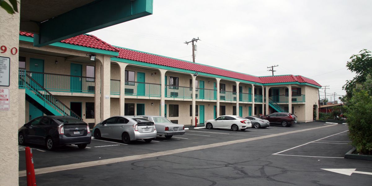 Poor Woman Working at Motel Finds Her Husband's Name in the Guest Book ...