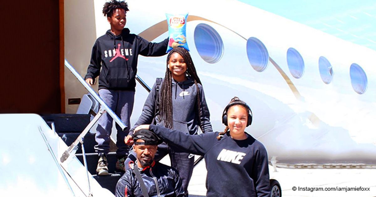 Jamie Foxx with His 'Road Dogs' Daughter Annalise and Family (Photo)