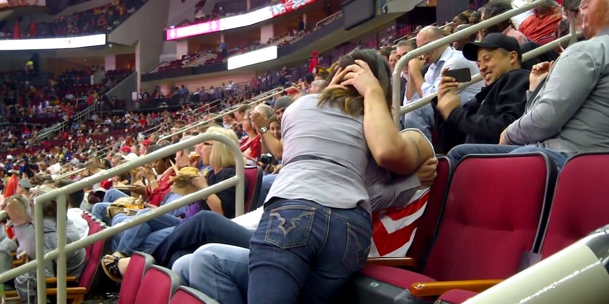 Wife Sees Husband with Their Nanny in Kissing Cam while Watching Basketball Game – Story of the Day