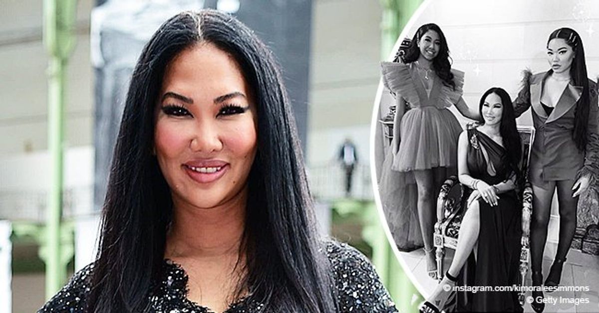 Kimora Lee Simmons And Her Look Alike Daughters Stun In Chic Looks In