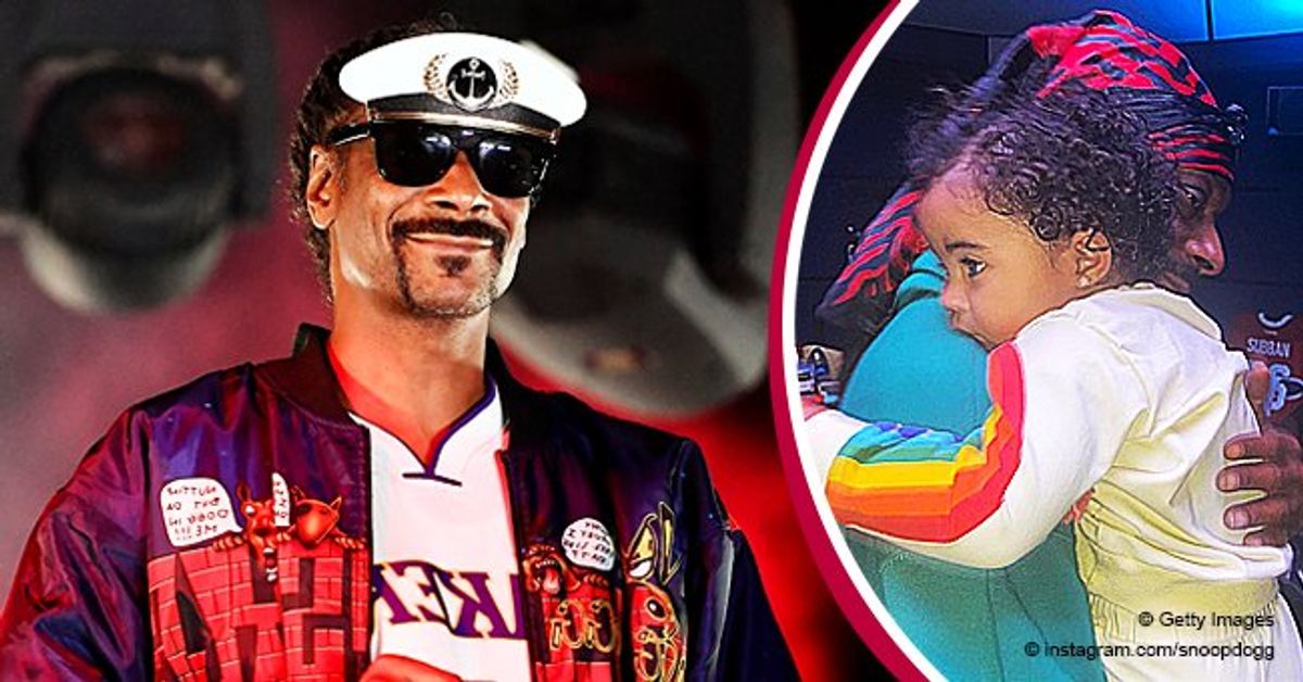 Rapper Snoop Dogg Is a Doting Grandpa in IG Snap Showing Him Carrying ...