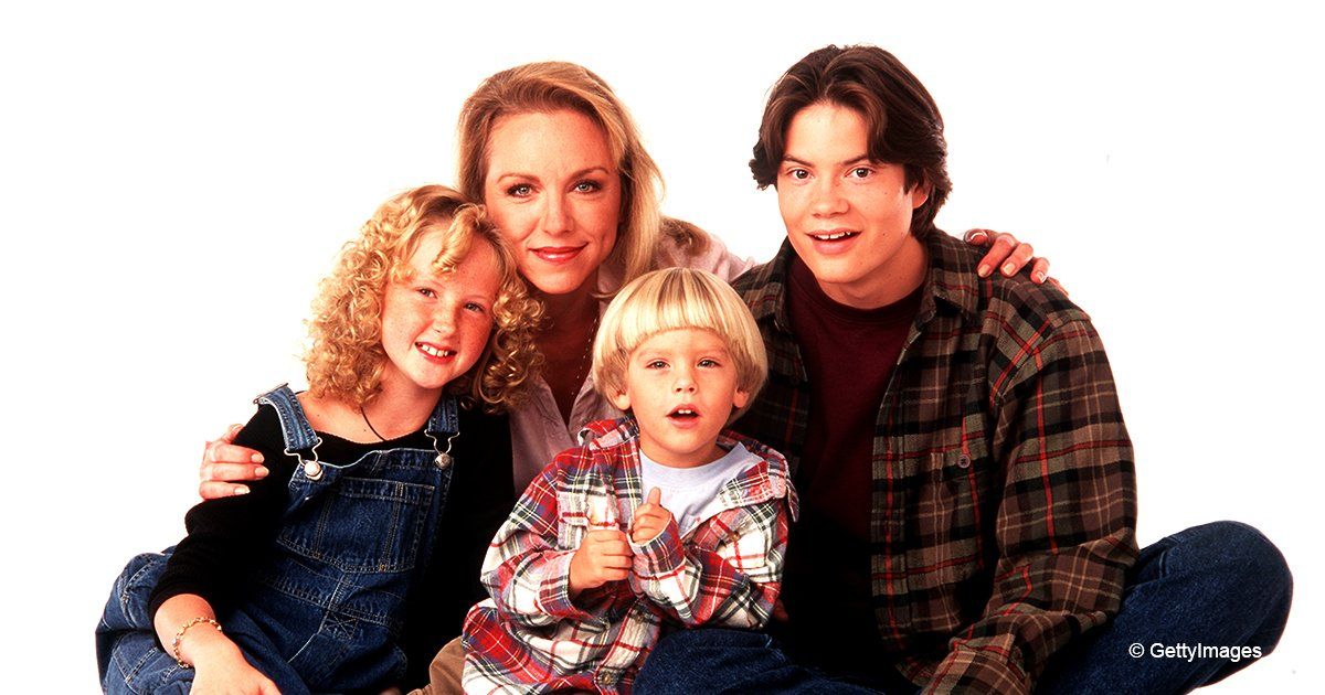 Meet 'Grace Under Fire' Cast 22 Years after Sitcom Ended