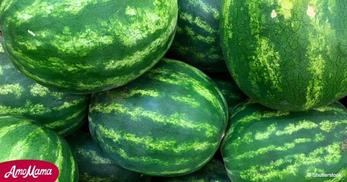 How to easily slice a large watermelon into 12 perfect slices in just ...