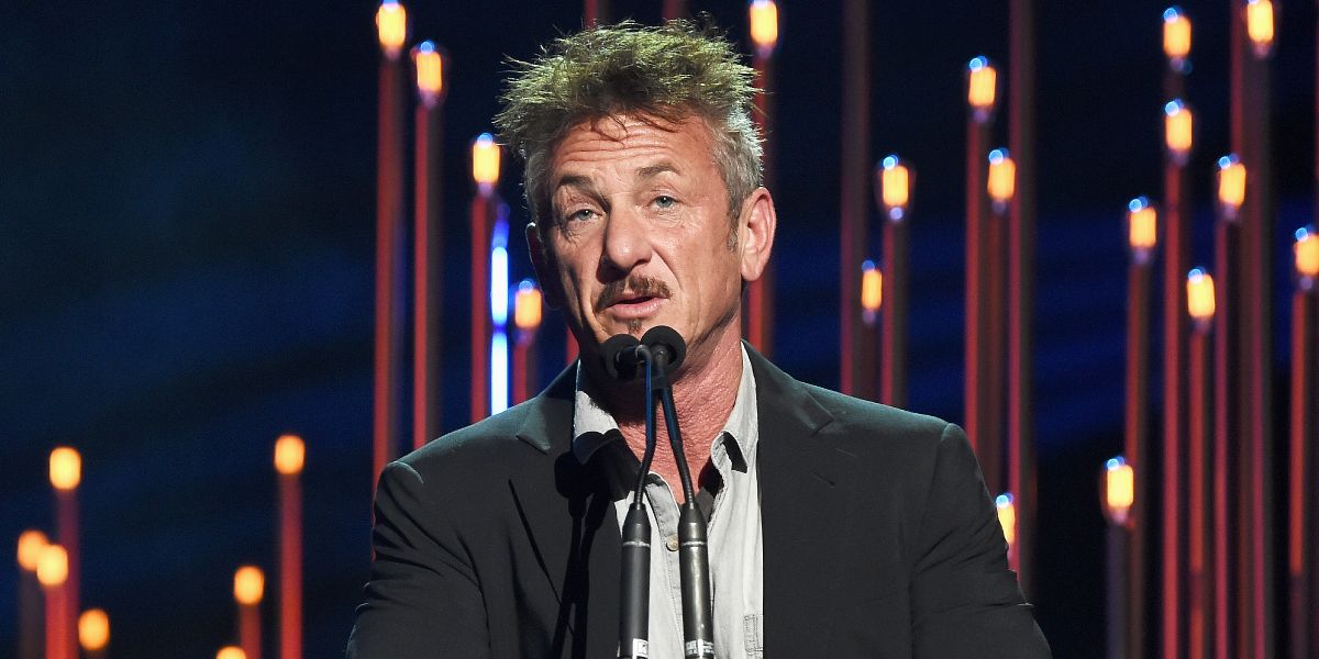 Sean Penn's Viral Behavior during the 2026 Golden Globes Ceremony ...