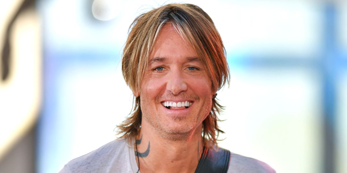 Country Singer Keith Urban Caused a Stir with His Outfit at the CMA ...