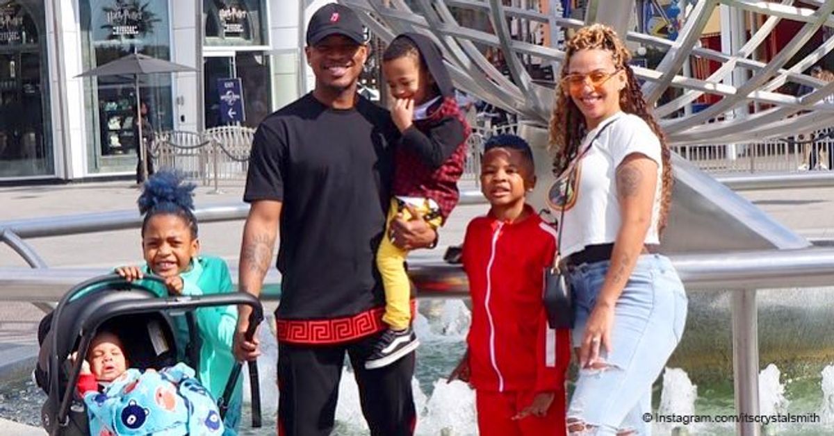 Ne-Yo & Wife Crystal Pose with All of Their Kids in Rare Family Photo ...
