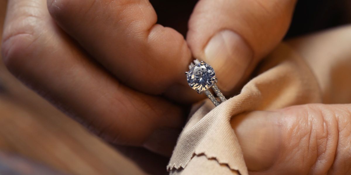 I Found a Diamond Ring on a Supermarket Shelf and Returned It to Its ...