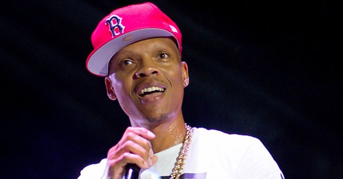 New Edition Singer Ronnie DeVoe’s Twins Mirror Each Other Holding ...