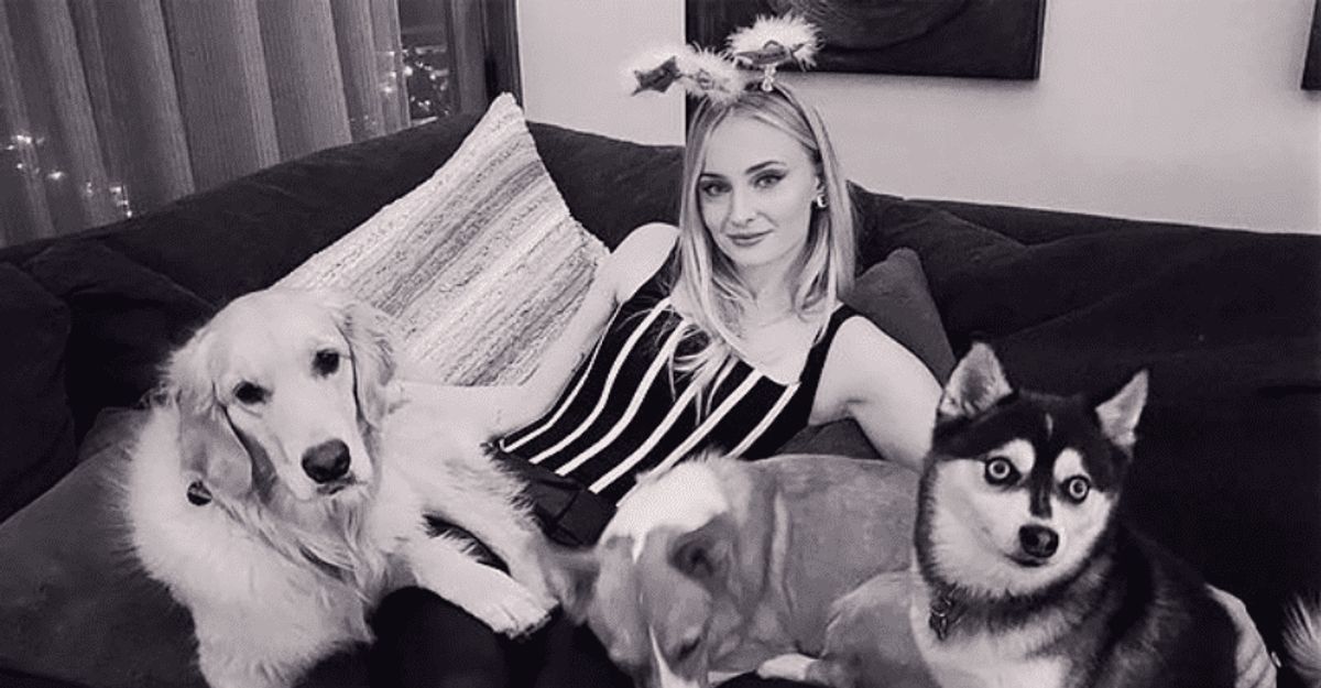 Throwback to Celebrity Christmas Snaps from 2020