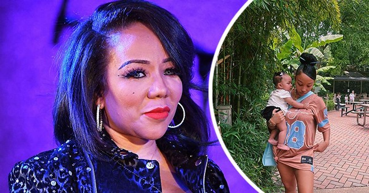 Tiny Harris' Granddaughter Hunter Shows Her Small Hair Buns Having a ...