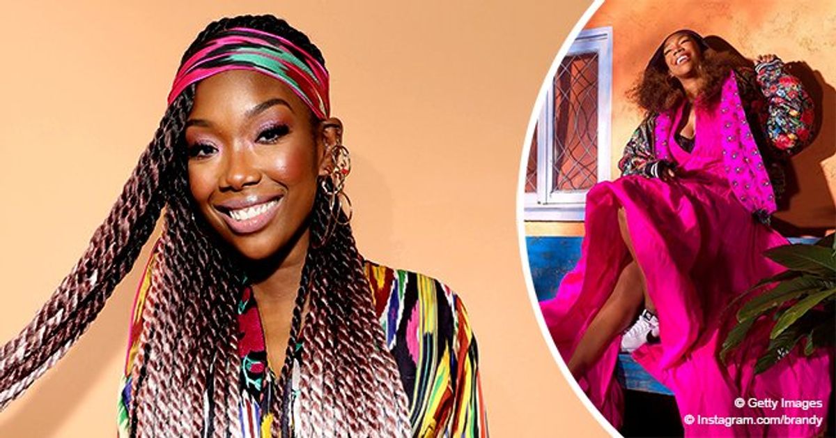 'Moesha' Star Brandy Looks Radiant in a Bright Pink Outfit While Posing ...