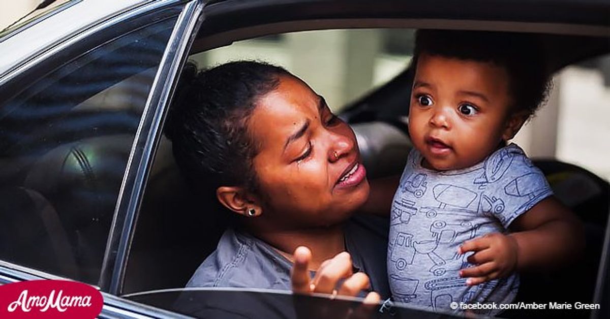 Story behind Photos of Crying Mom Telling Her Baby That Protesters Are ...