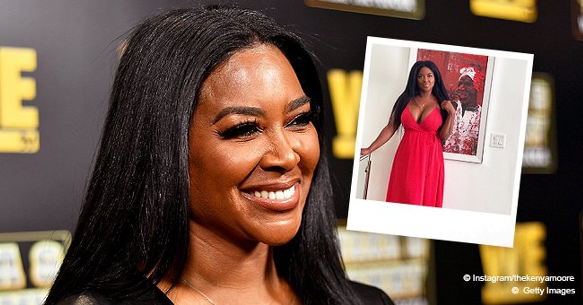 Check Out This Gorgeous Picture of Kenya Moore Posing near an Art Piece ...