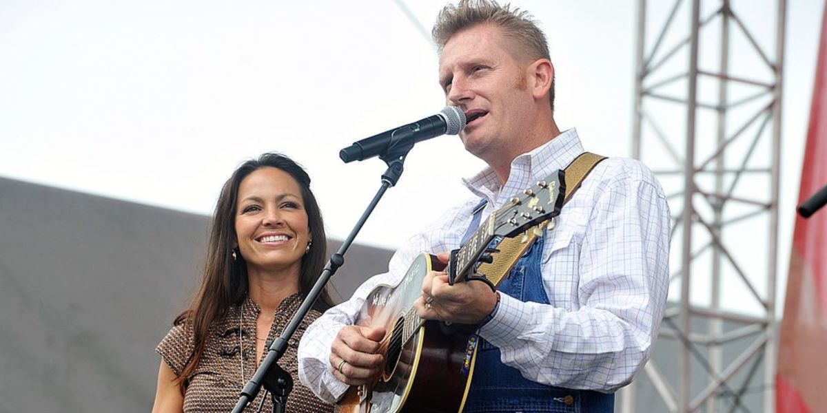 Country Singer Rory Feek, 59, Marries Again in Stunning Cliffside ...