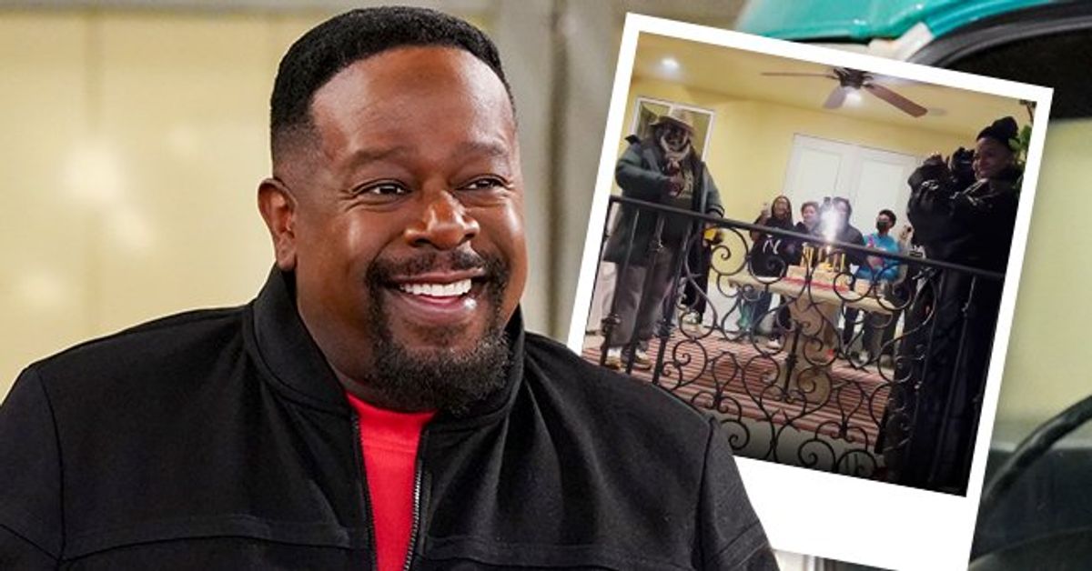 Cedric The Entertainer Dances & Kisses Wife Surrounded by His Kids ...