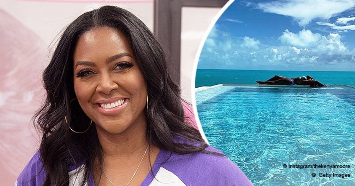 Check Out Kenya Moore's Figure in a Blue Bikini While Sunbathing in a ...