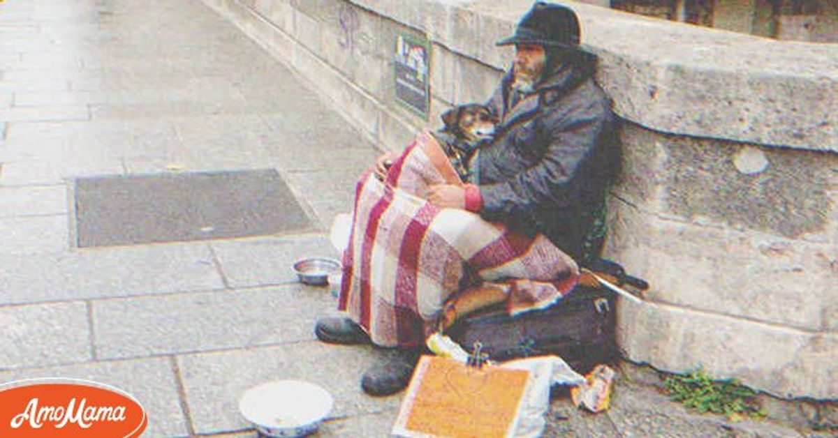 Waitress Gives Food to Homeless Man Every Day after She Recognizes His ...