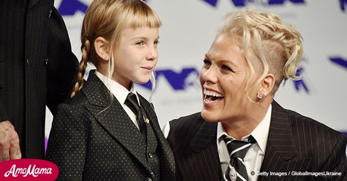 Pink’s sweet daughter shows off a pic with her mommy and they bear a ...