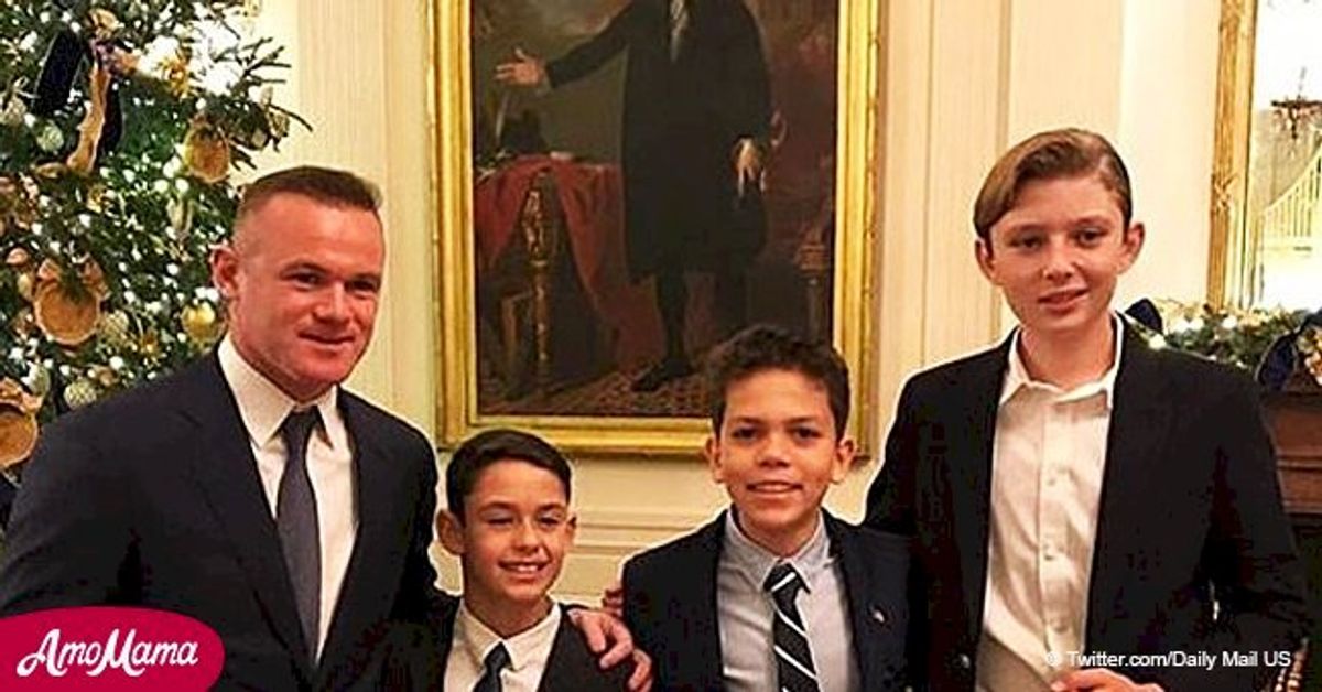 Barron Trump appears publicly at Christmas reception and takes photos ...